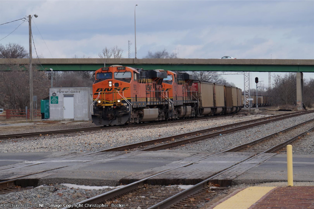 BNSF 5921